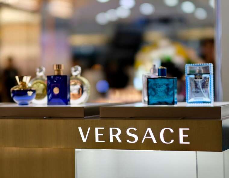 I migliori profumi Versace: eleganza e design iconico